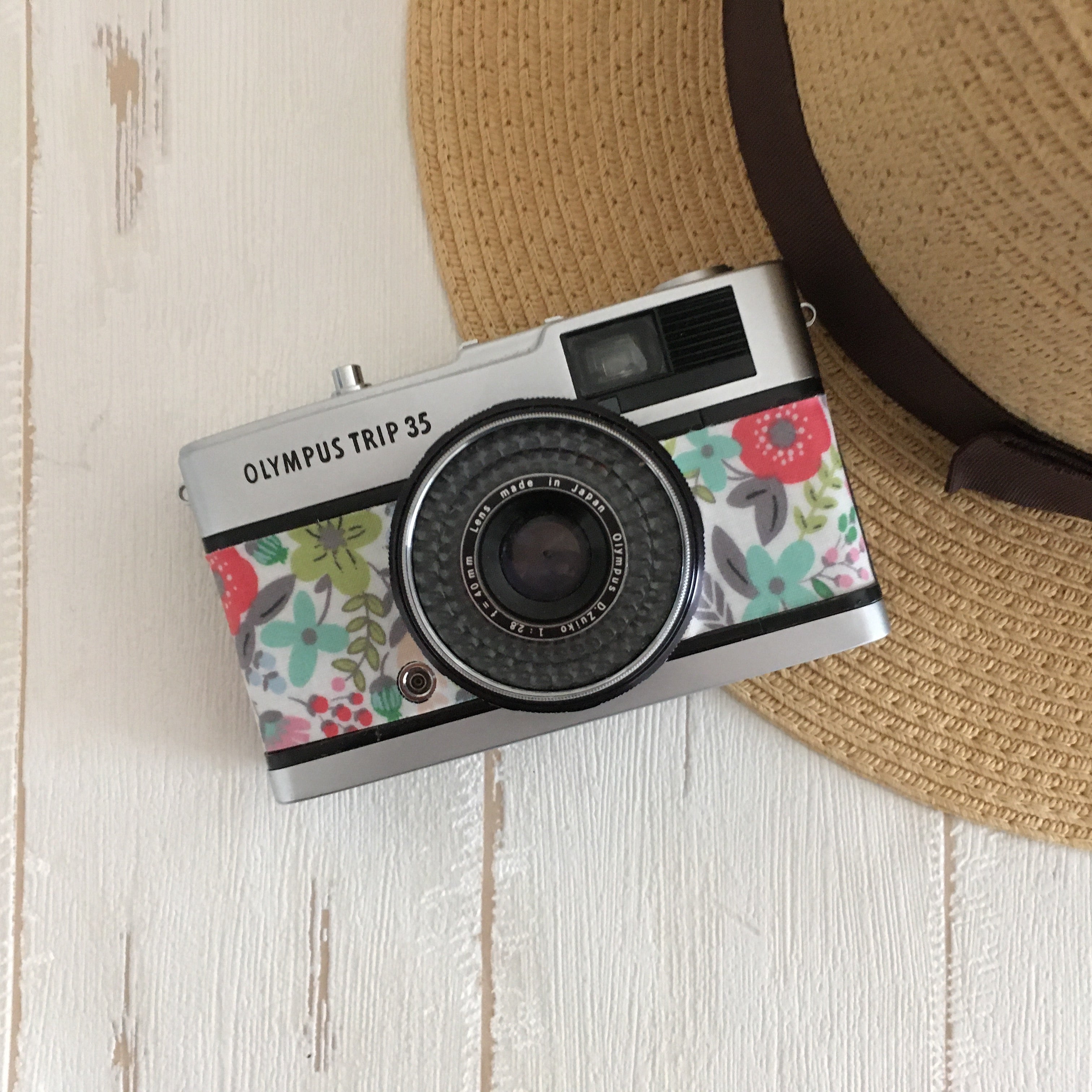 Olympus Trip 35 Vintage 35mm Film Camera | Flower Pattern PVC – Contrail Camera